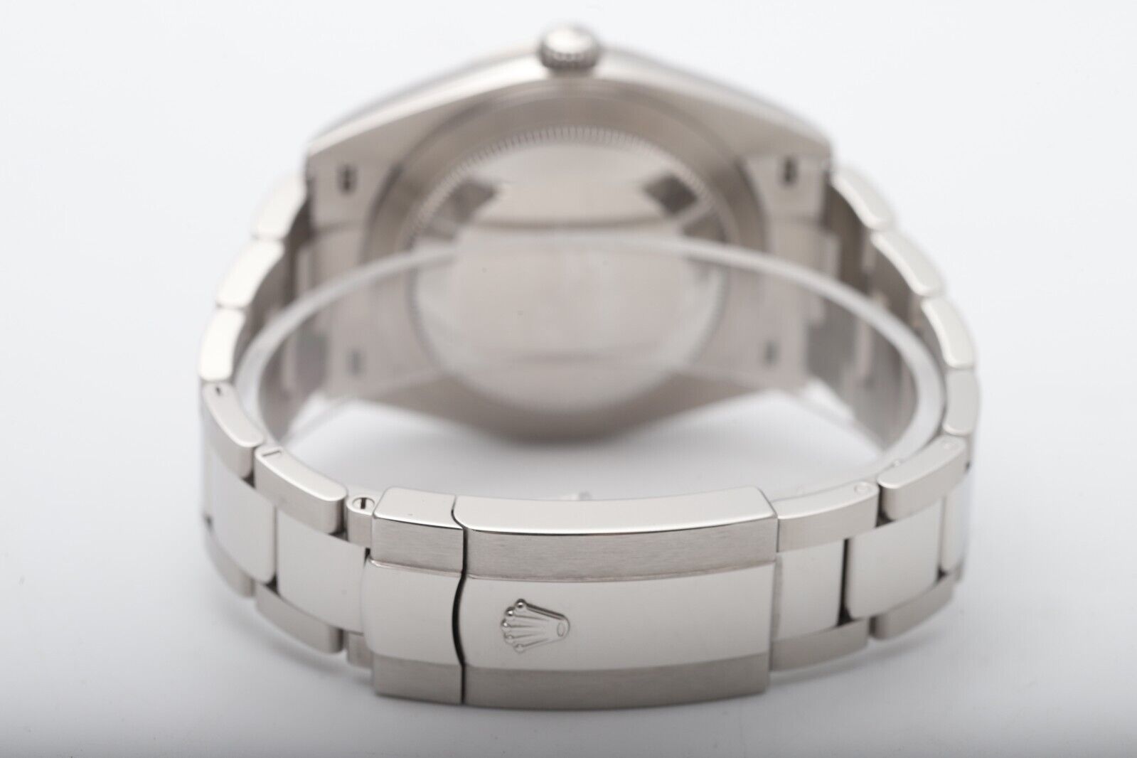 Whizz Watch - Pre-Owned. Redefined. Buy, sell or exchange watches.