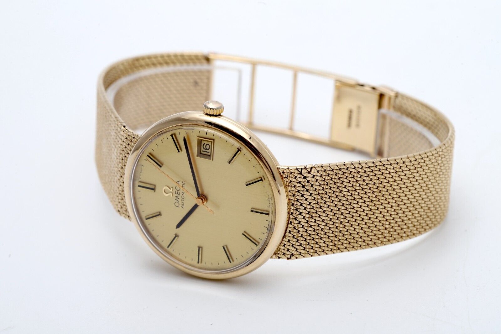 Whizz Watch - Pre-Owned. Redefined. Buy, sell or exchange watches.